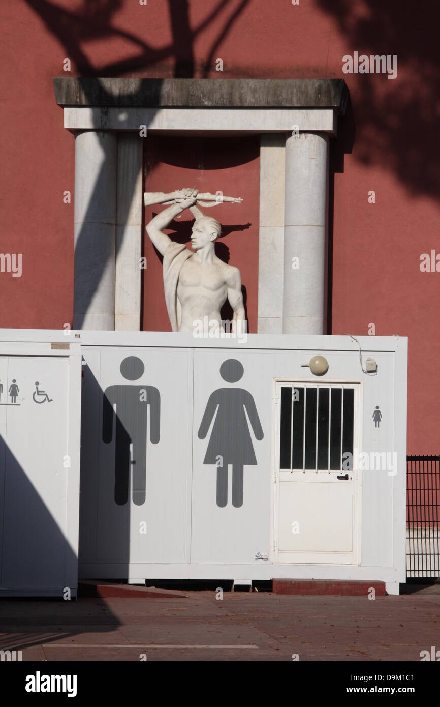 Public toilet in italy hi-res stock photography and images - Alamy