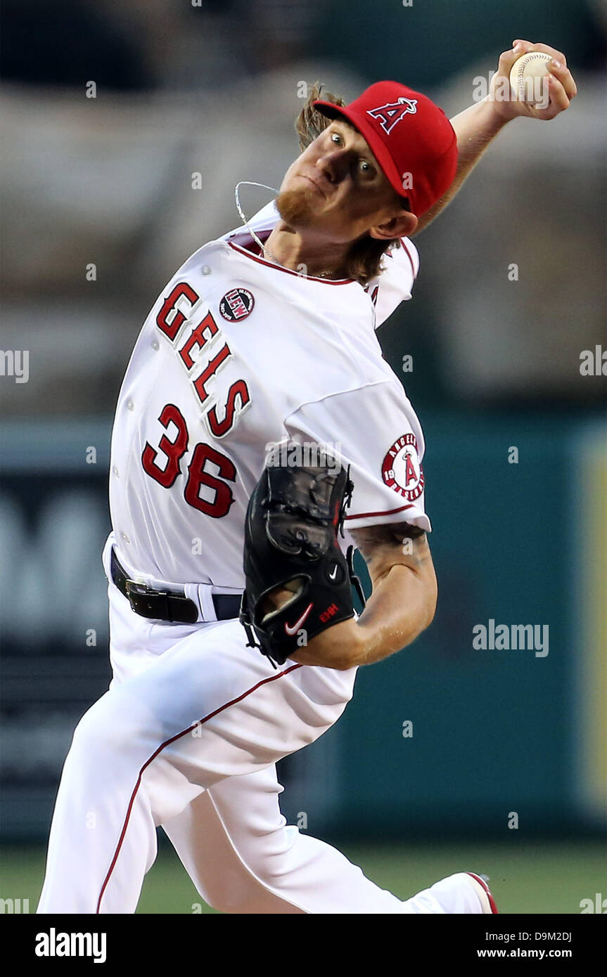 Pittsburgh pirates los angeles angels mlb angel stadium hi-res stock ...