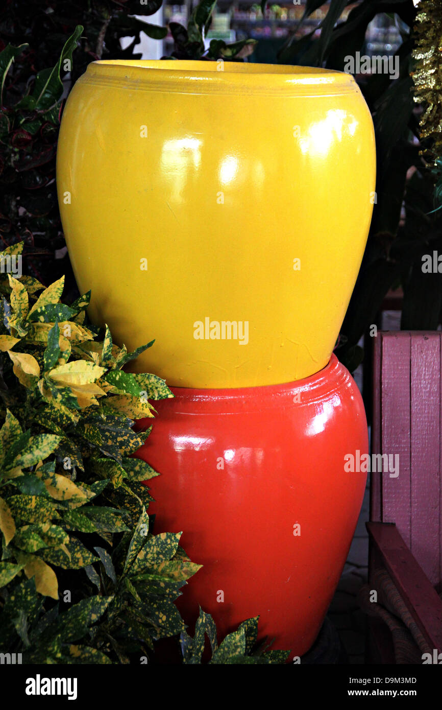 The Yellow Jar and Red Jar Stock Photo - Alamy