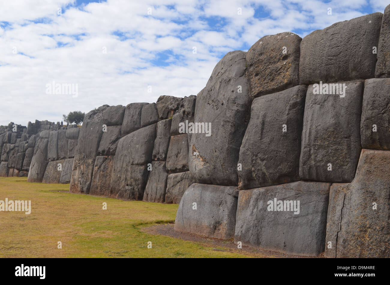 Giant stone walls sacsayhuaman inca hi-res stock photography and images ...