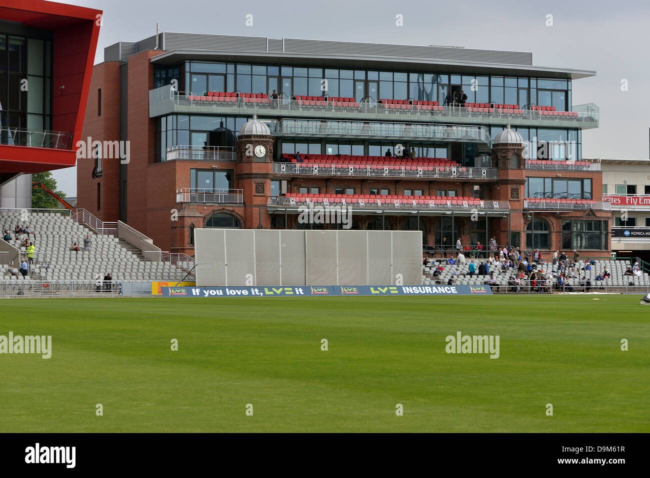 Old trafford cricket ground hi-res stock photography and images - Alamy