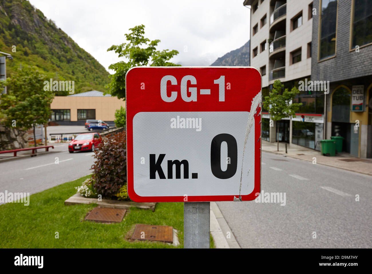 Kilometre marker hi-res stock photography and images - Alamy