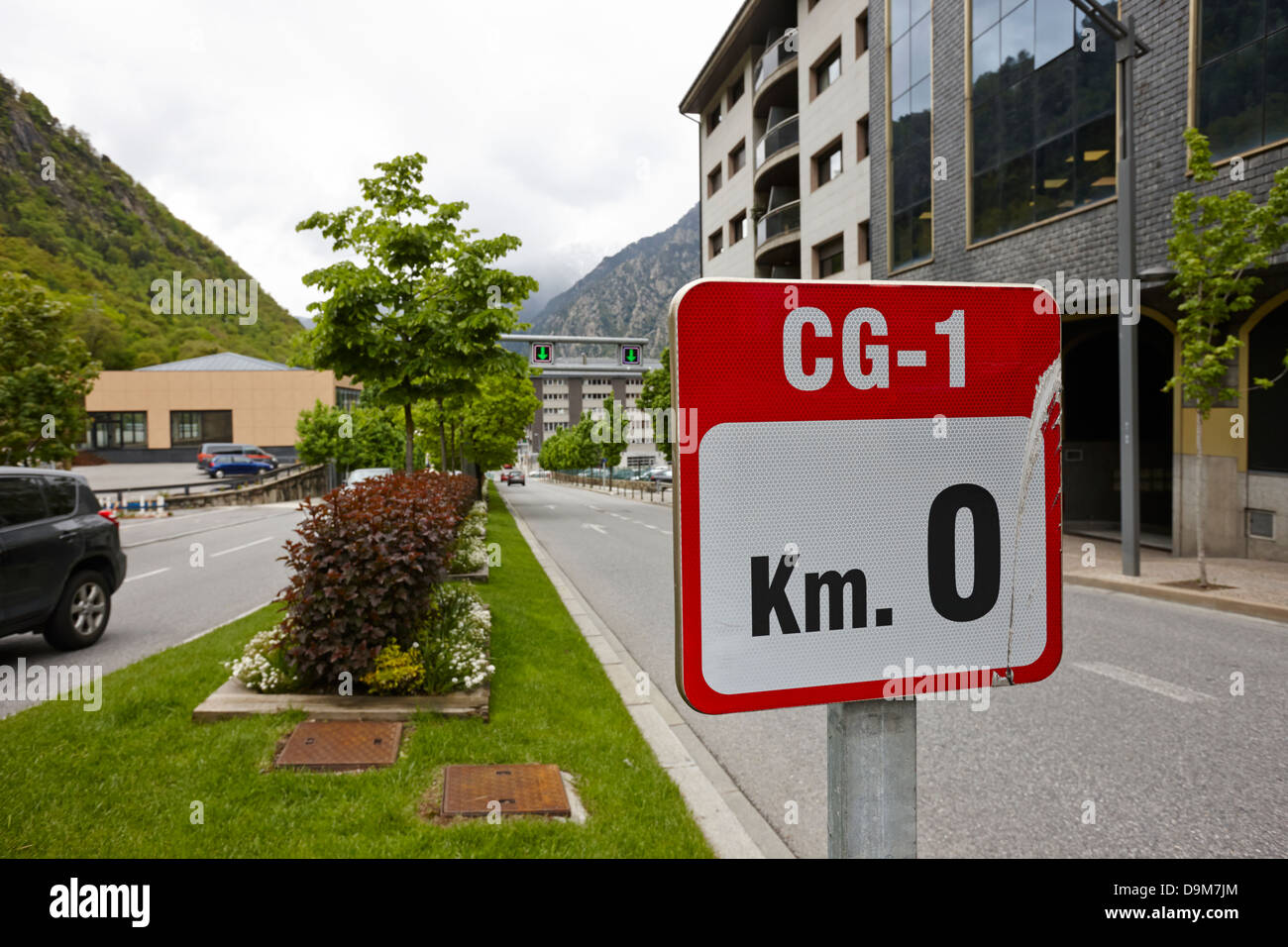 Kilometre marker hi-res stock photography and images - Alamy