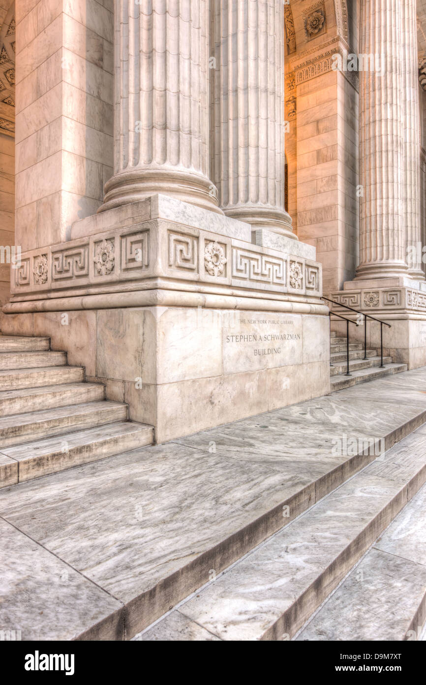 Corinthian columns flank the main entrances to the New York Public ...