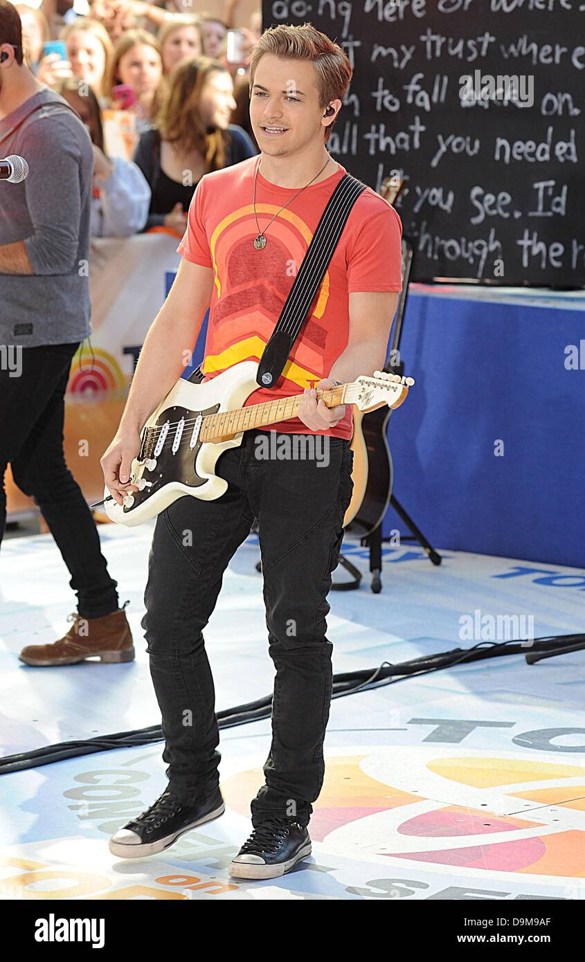 Hunter Hayes on stage for NBC Today Show Concert with Hunter Hayes ...