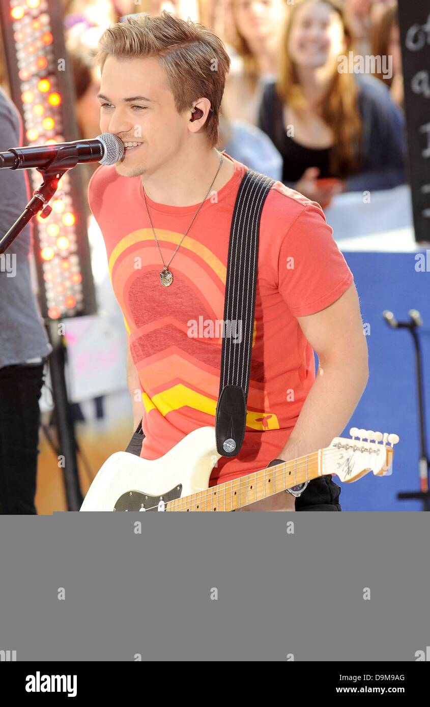 Hunter Hayes on stage for NBC Today Show Concert with Hunter Hayes ...
