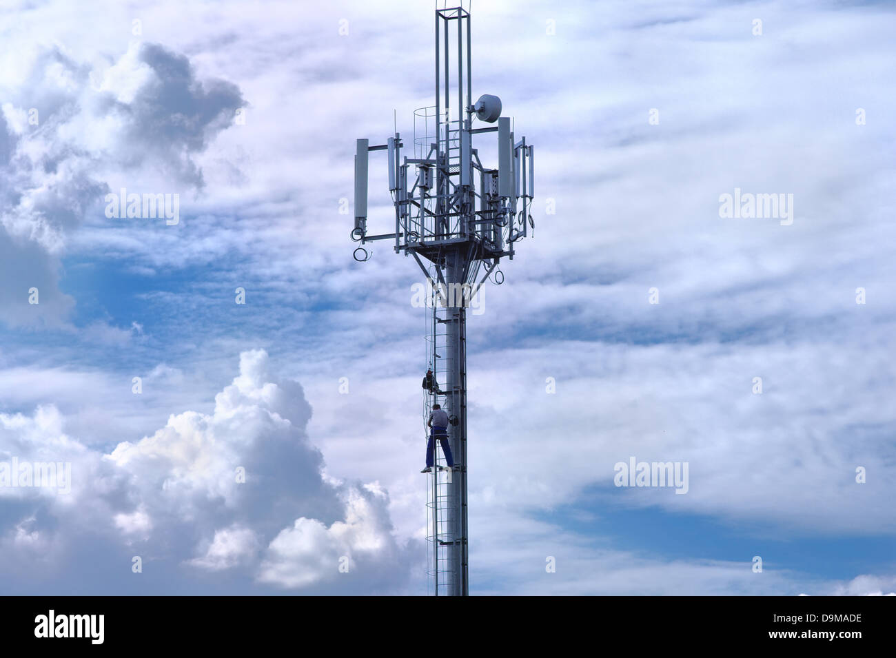 Cell tower repair hi-res stock photography and images - Alamy