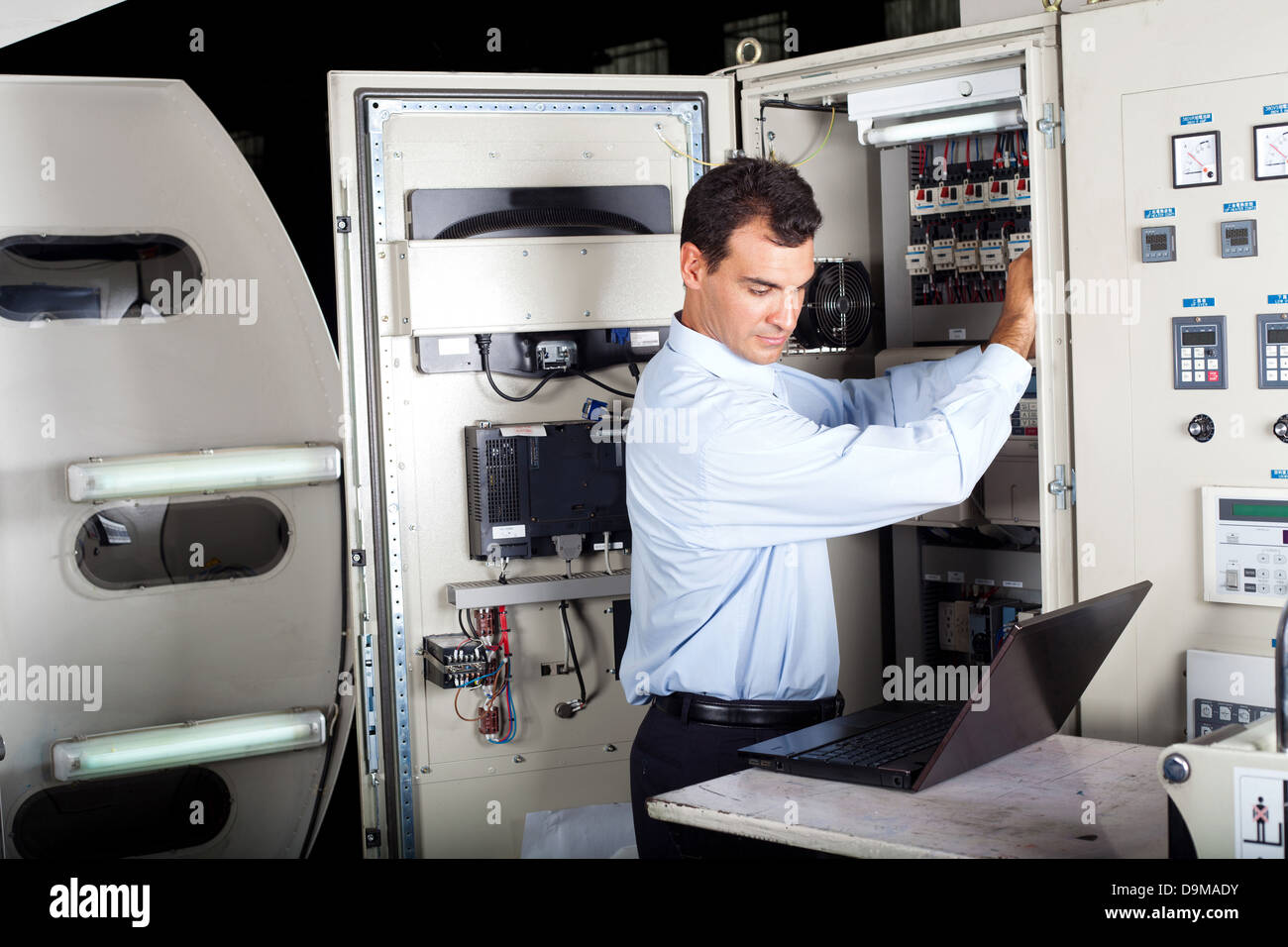 Computerized system hi-res stock photography and images - Alamy