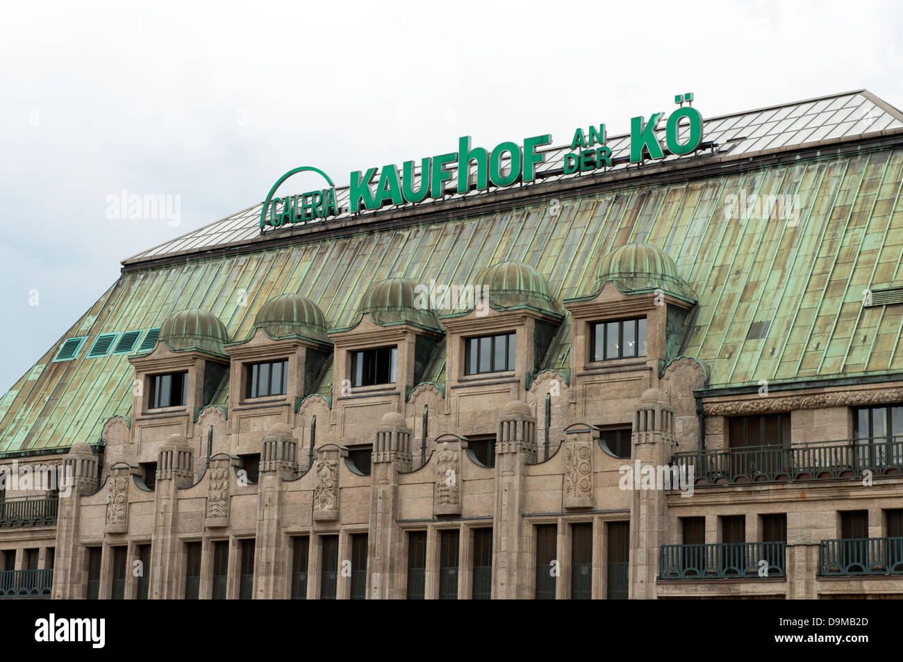 Large german department store building hi-res stock photography and ...