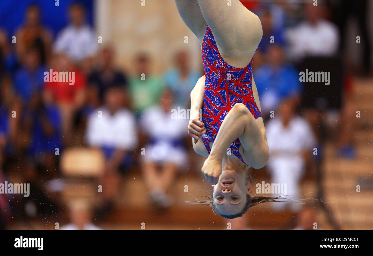 Alicia blagg diver hi-res stock photography and images - Alamy
