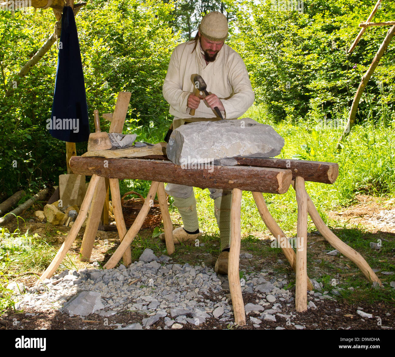 Medieval stonemason hi-res stock photography and images - Alamy