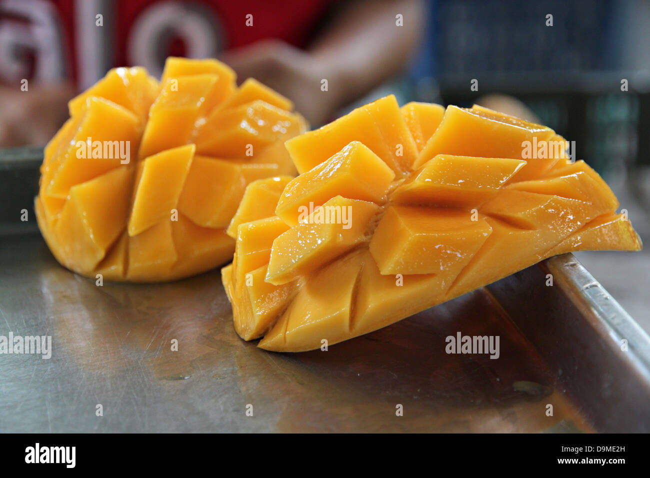 The Ripe mangoes slices Stock Photo - Alamy