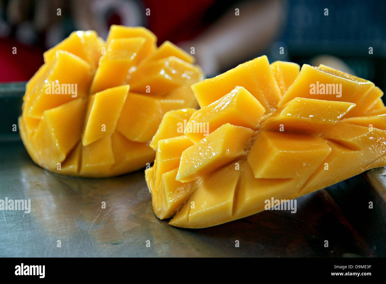 The Ripe mangoes slices Stock Photo - Alamy