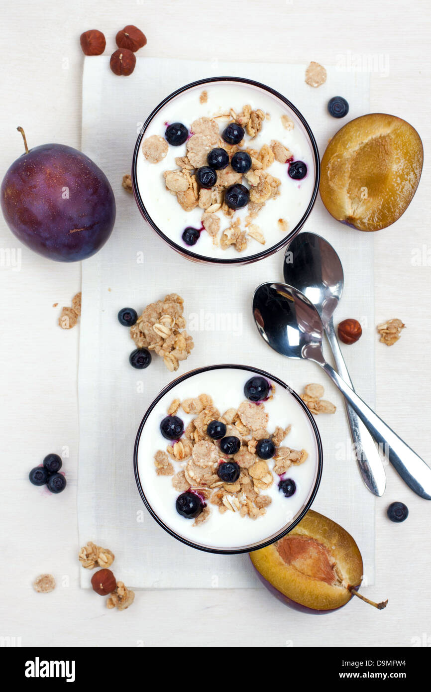 Berry muesli yogurt hi-res stock photography and images - Alamy