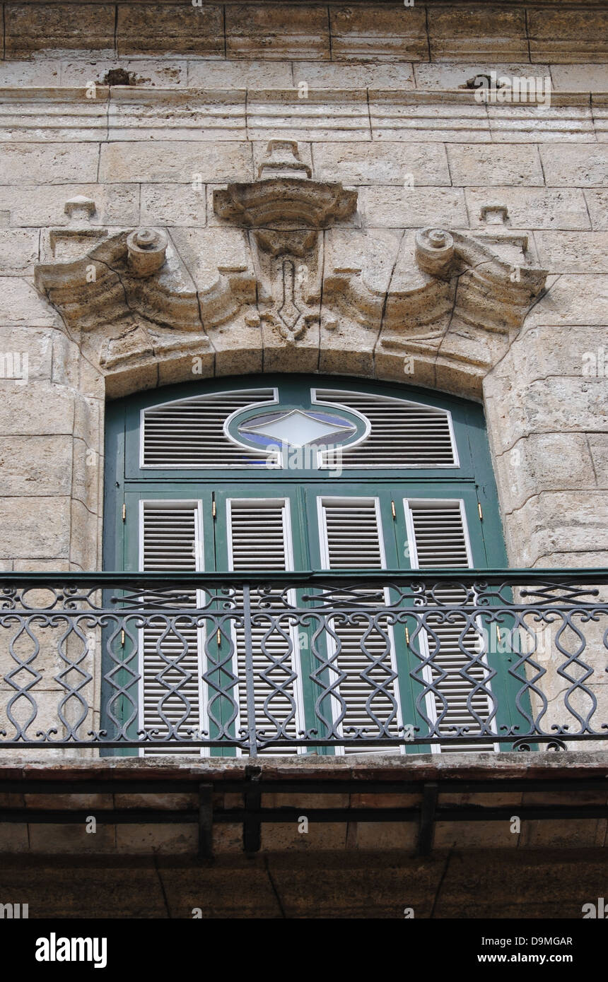 Cuban balcony hi-res stock photography and images - Alamy