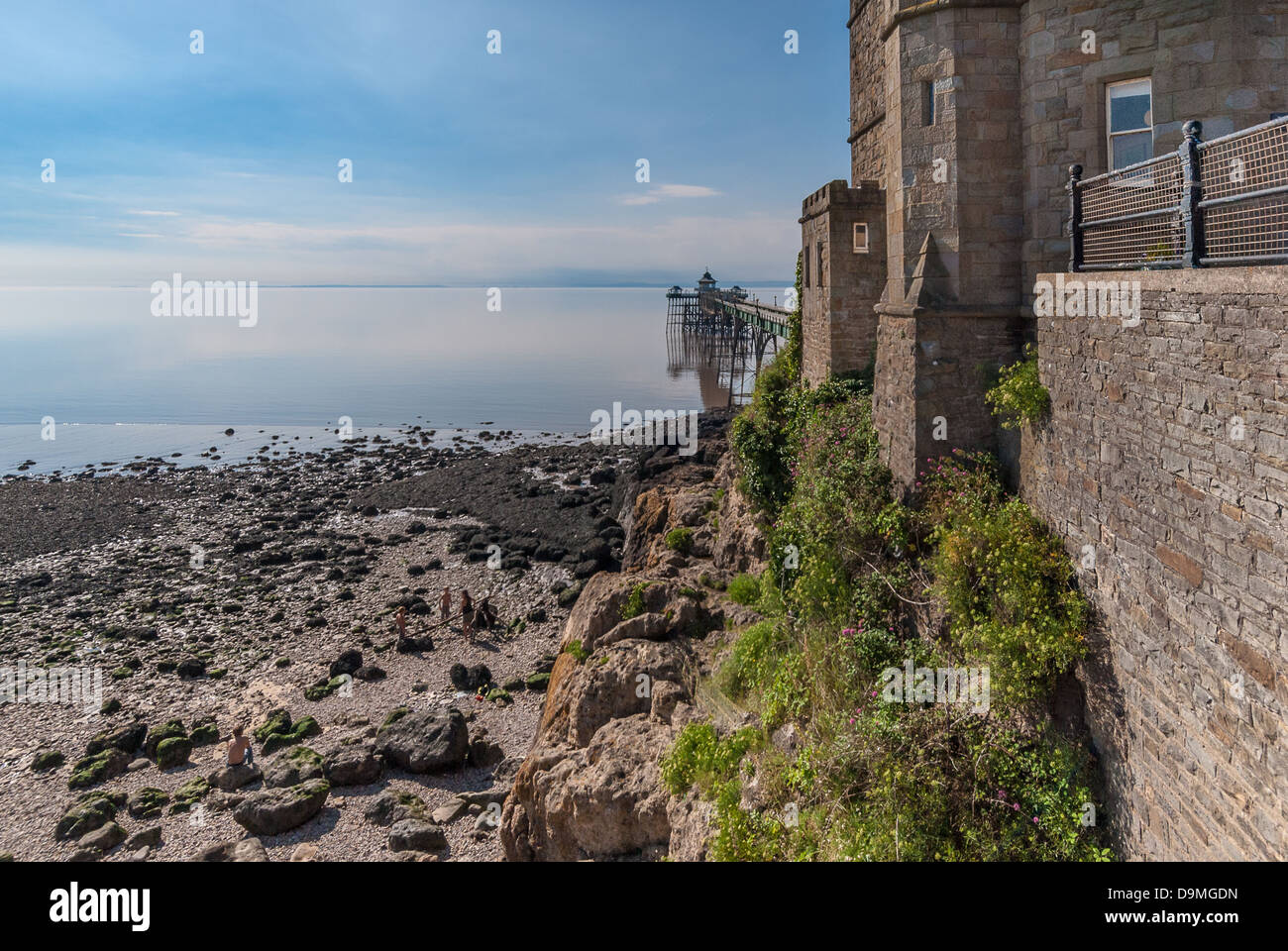 Clevedon pier and rocks hi-res stock photography and images - Alamy