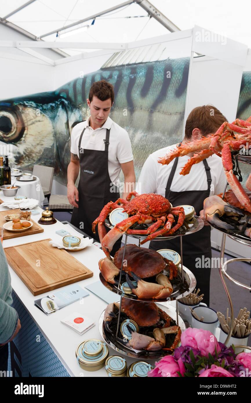 Live seafood restaurant hi-res stock photography and images - Alamy
