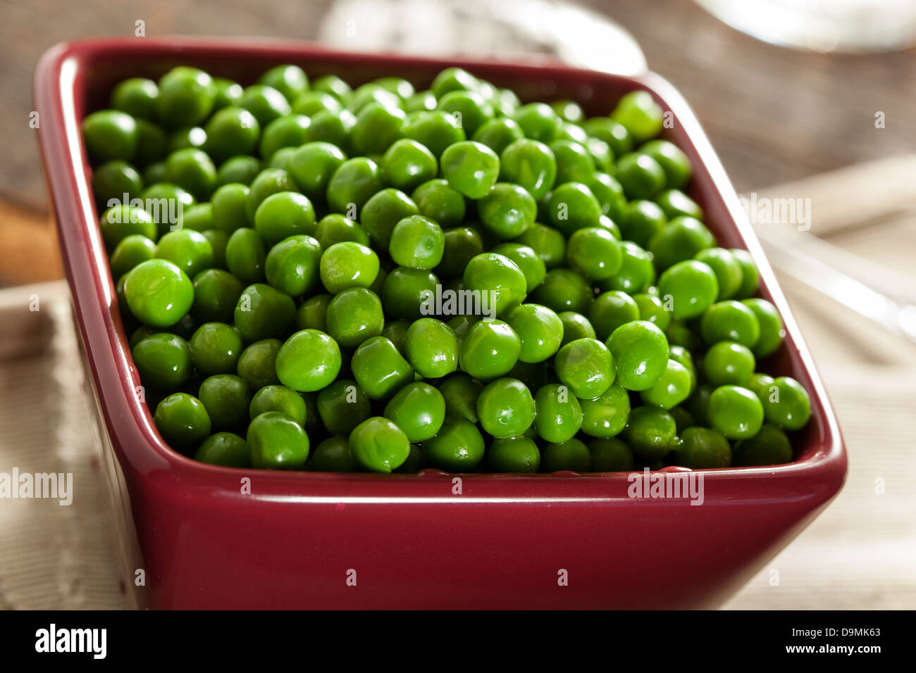 Pile fresh green pea hi-res stock photography and images - Alamy