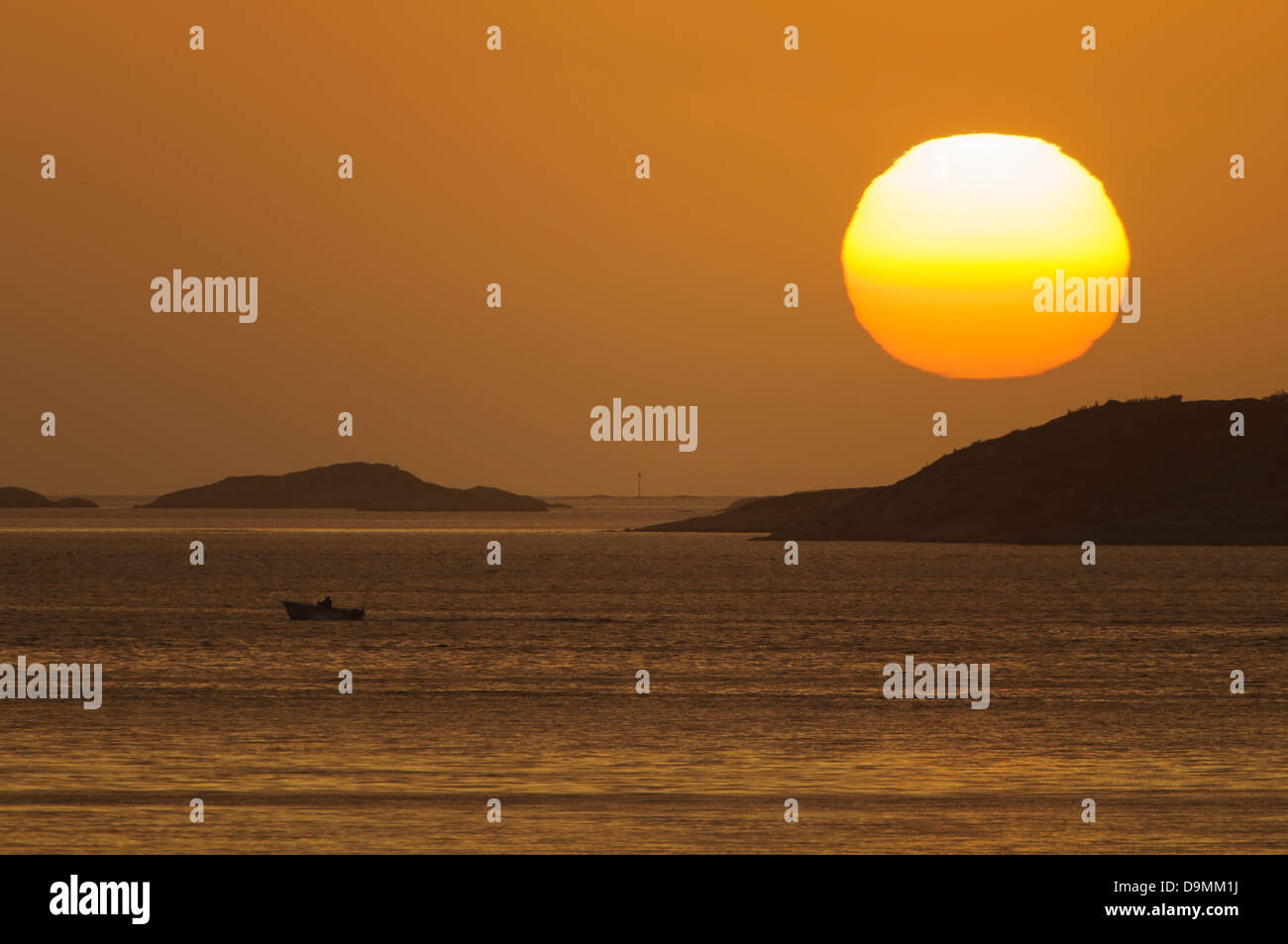 Mittsommernacht on the coast of Norway Stock Photo - Alamy
