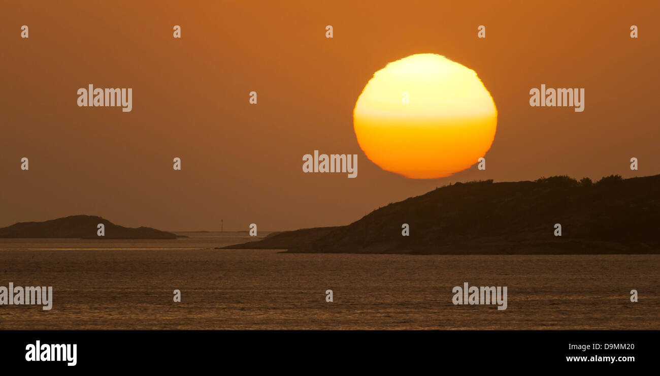 Mittsommernacht on the coast of Norway Stock Photo - Alamy