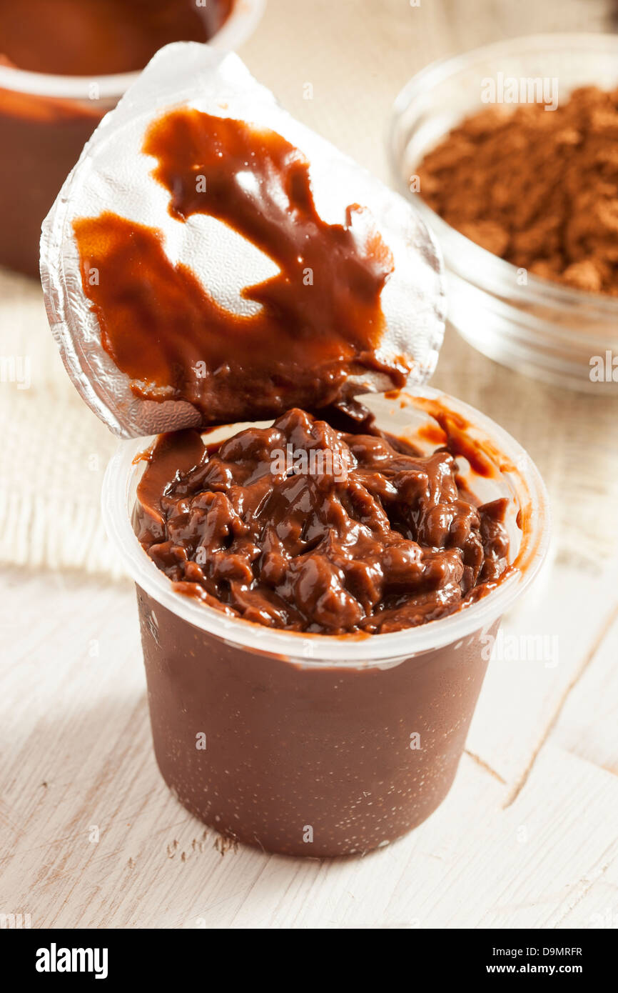Snack pack chocolate pudding hi-res stock photography and images - Alamy