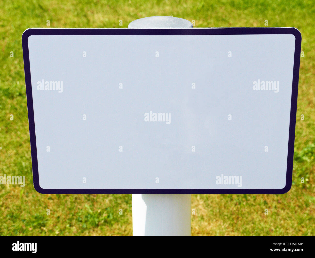 Blank sign hi-res stock photography and images - Alamy