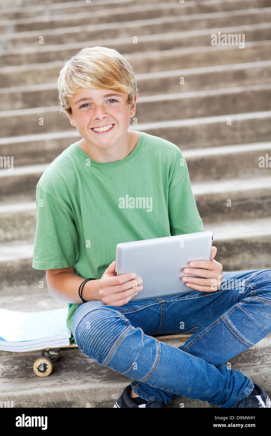 Teen boy computer email hi-res stock photography and images - Alamy