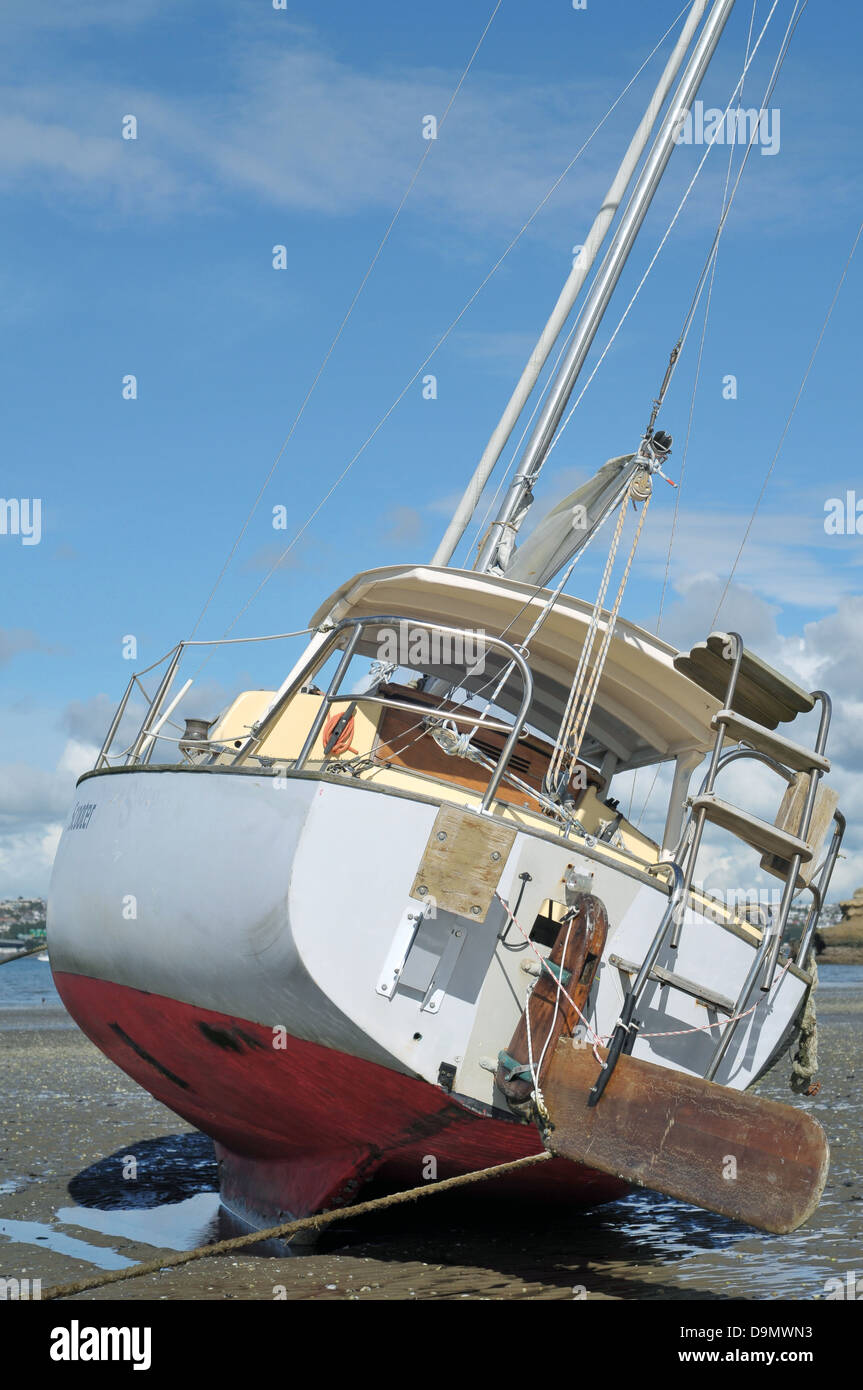 Ladder on side of ship hi-res stock photography and images - Alamy