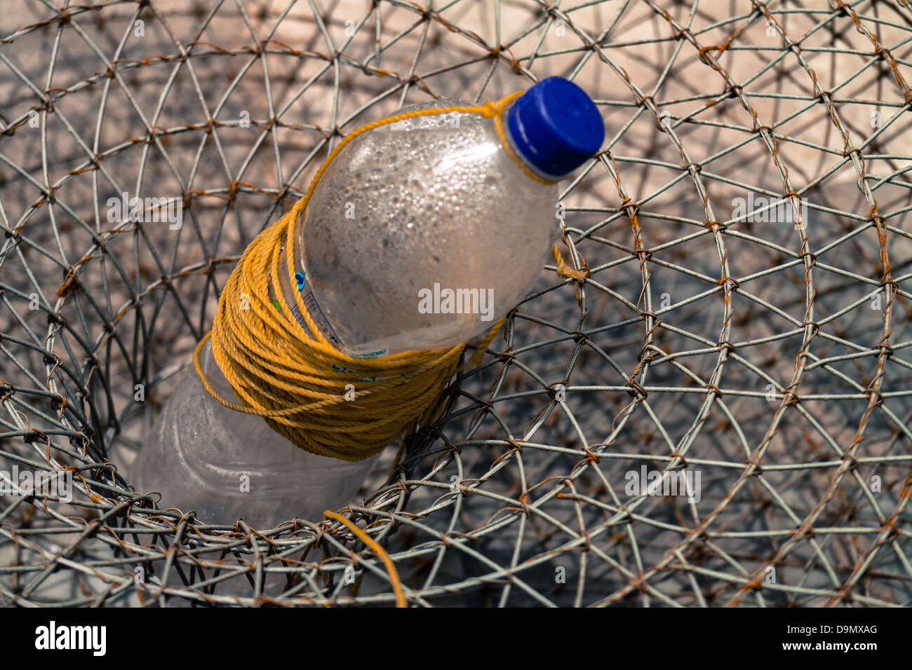 Air trap hi-res stock photography and images - Alamy