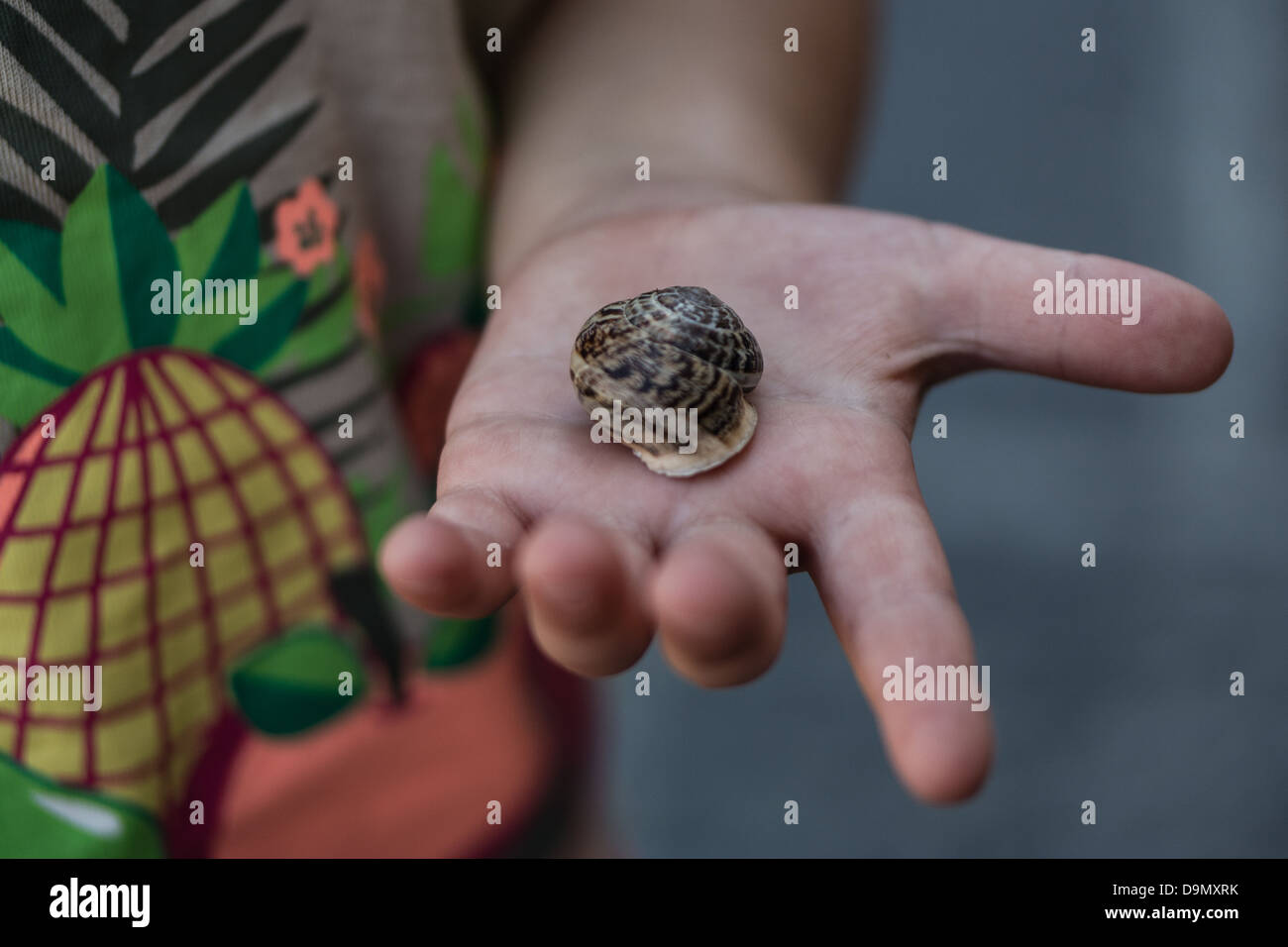 Hand grab hi-res stock photography and images - Alamy