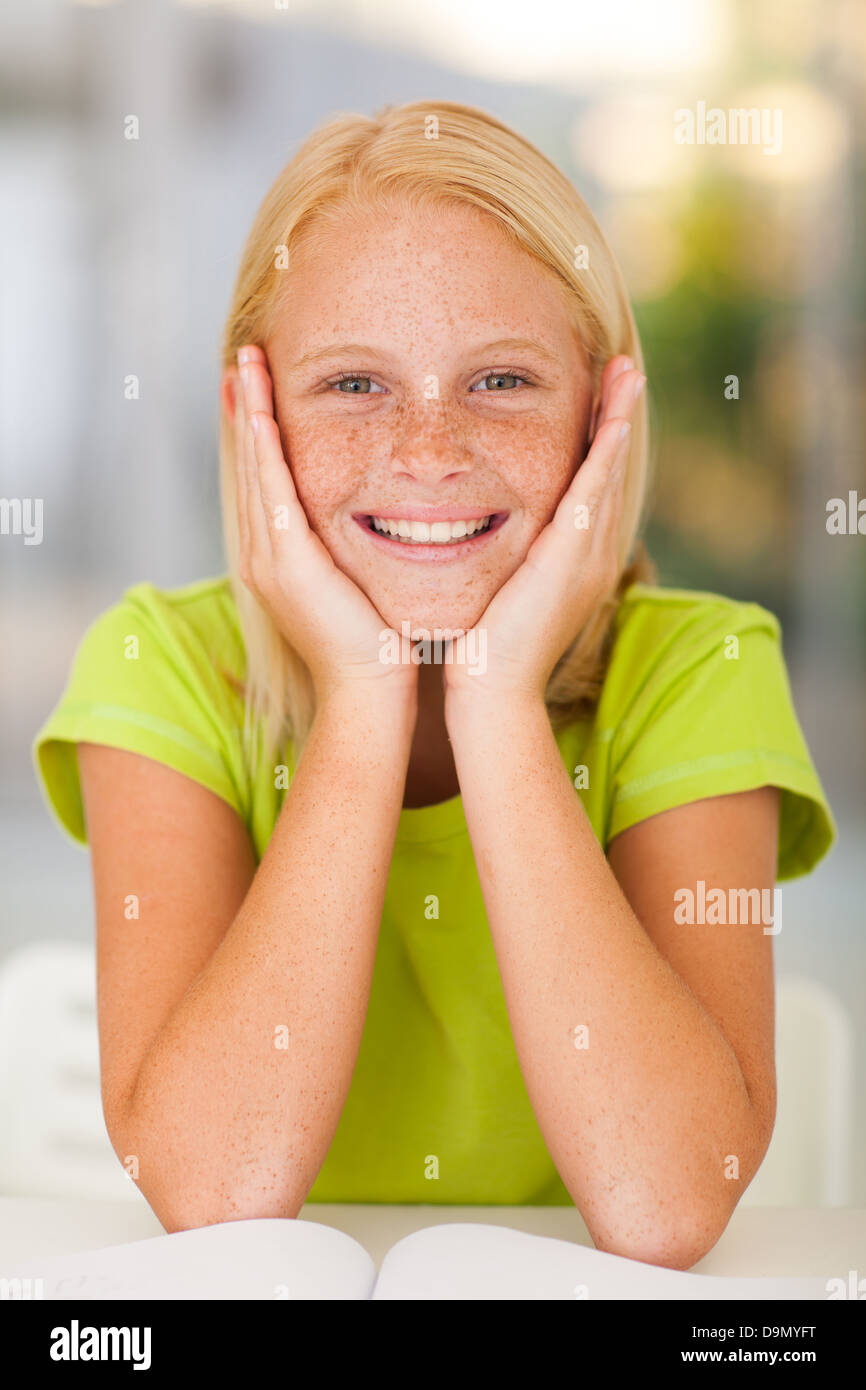 Preteen adorable hi-res stock photography and images - Alamy