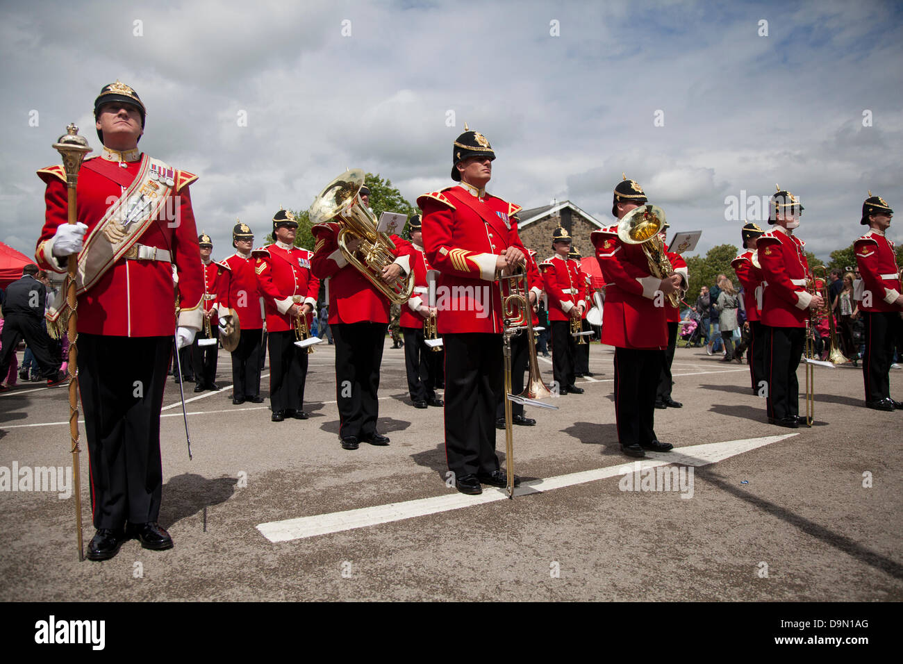 Female british soldiers marching hi-res stock photography and images ...