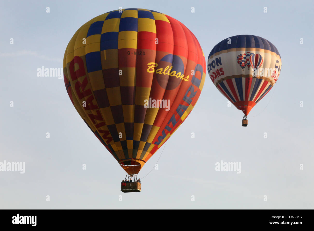 Cluster balloon flight hi-res stock photography and images - Alamy