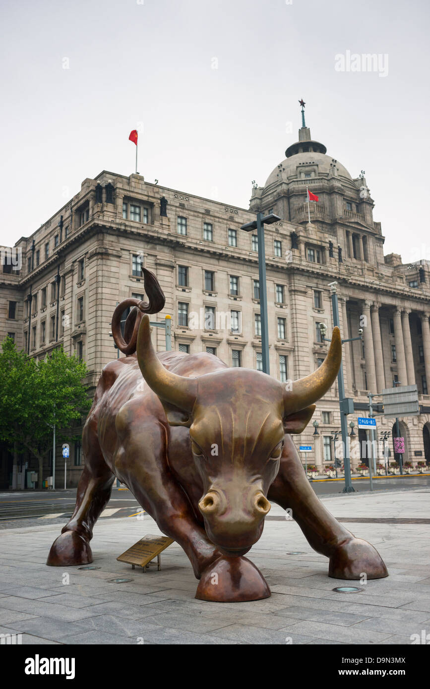 Bronze statue of a bull on the Bund Shanghai China Stock Photo - Alamy