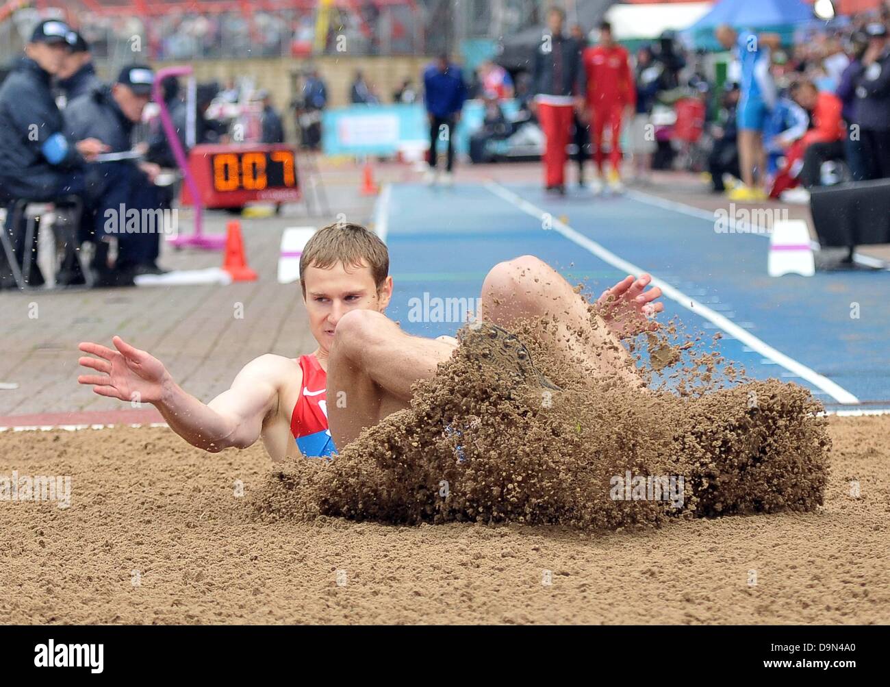 Athletics european championships triple jump hi-res stock photography ...