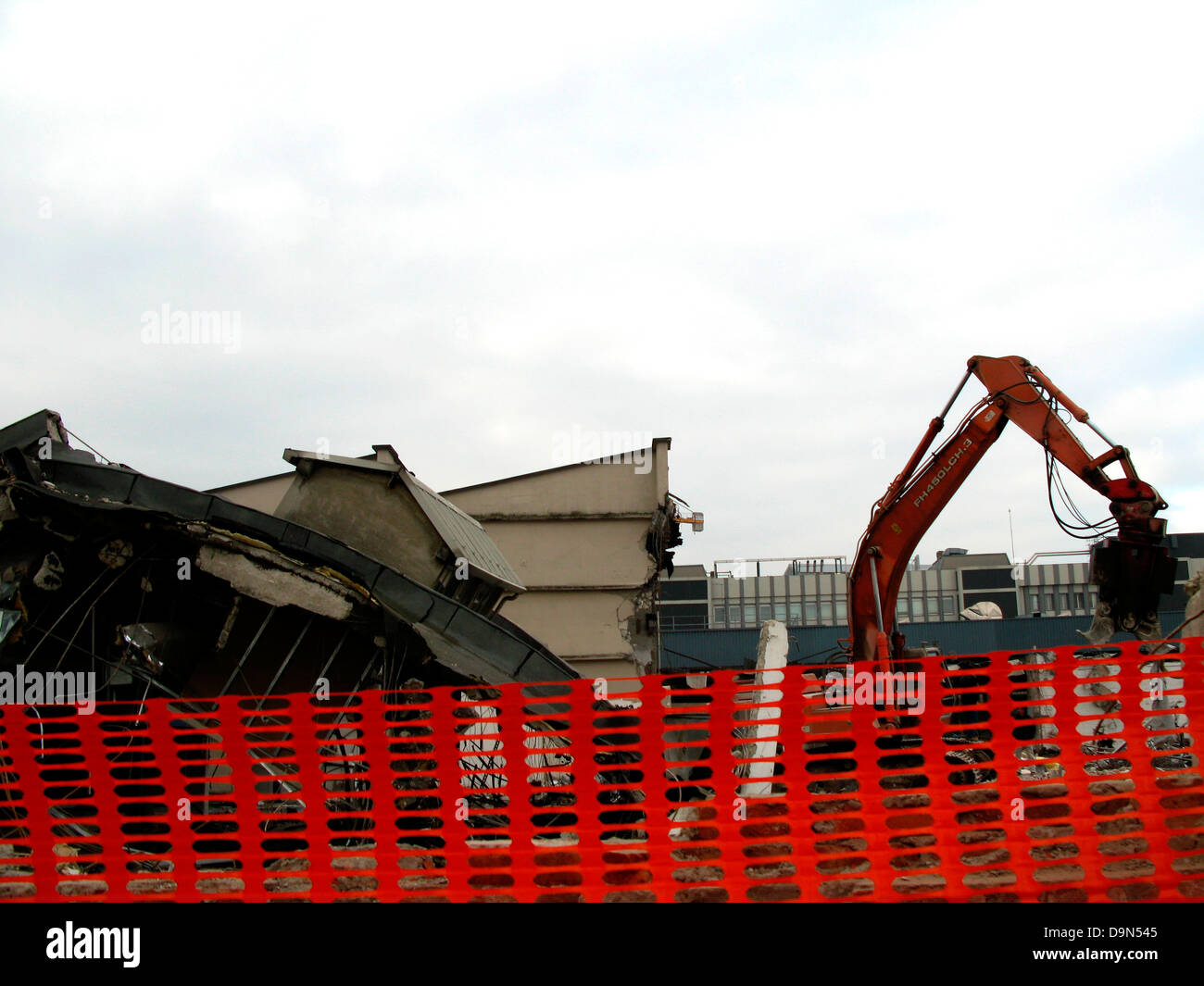 Demolition of a house hi-res stock photography and images - Alamy