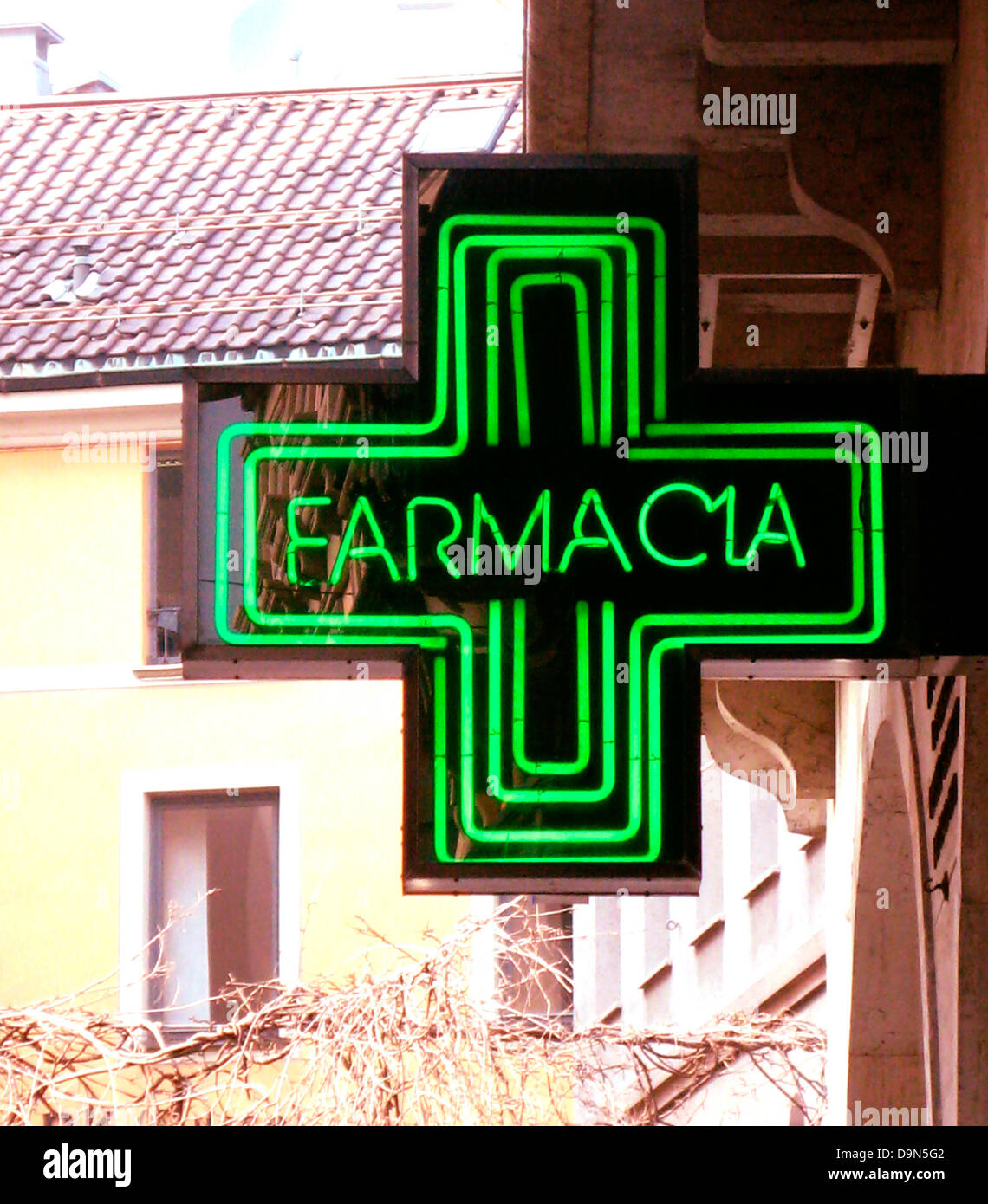 Pharmacy neon sign hi-res stock photography and images - Alamy