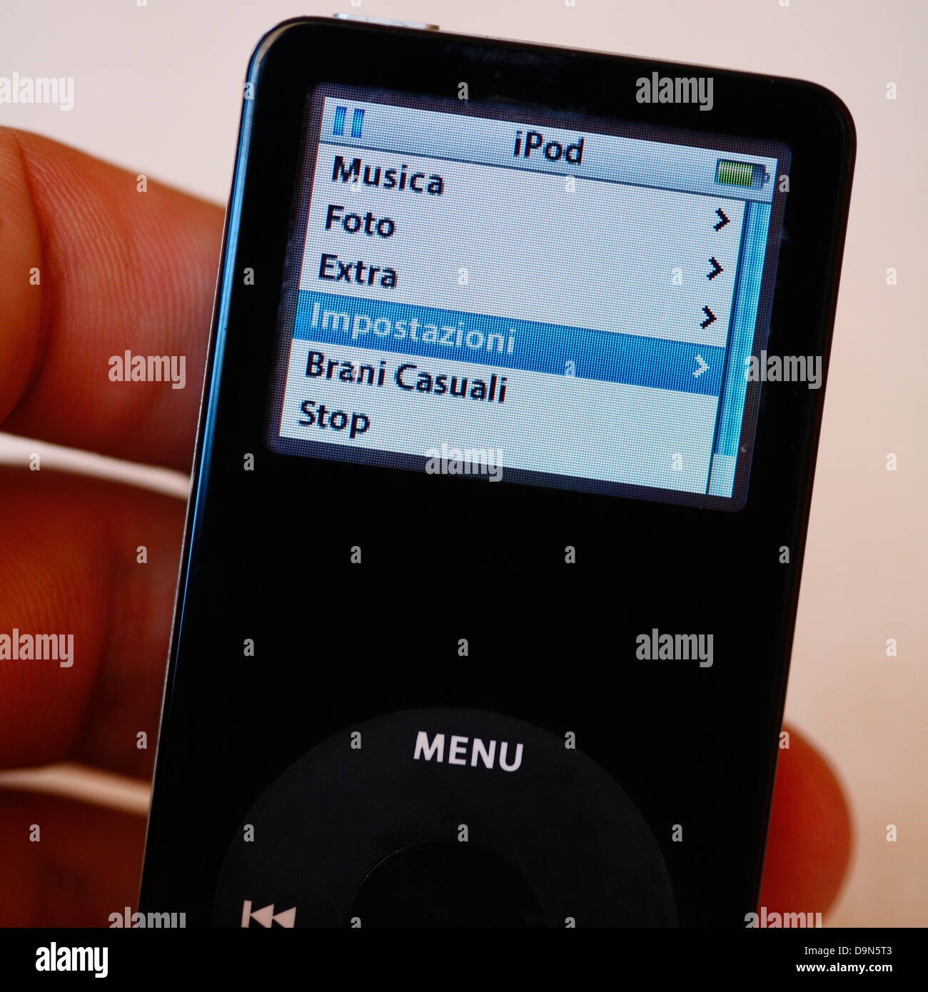 Hand holding ipod hi-res stock photography and images - Alamy