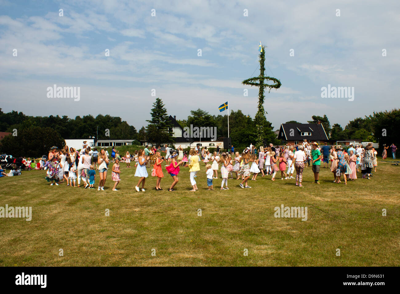 Swedish children midsummer hi-res stock photography and images - Alamy