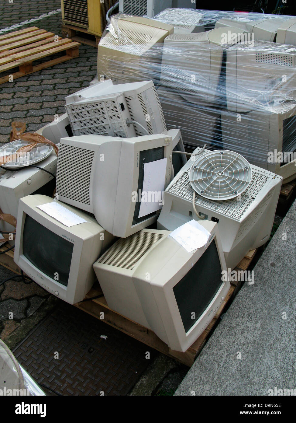 computers for recycling Stock Photo - Alamy
