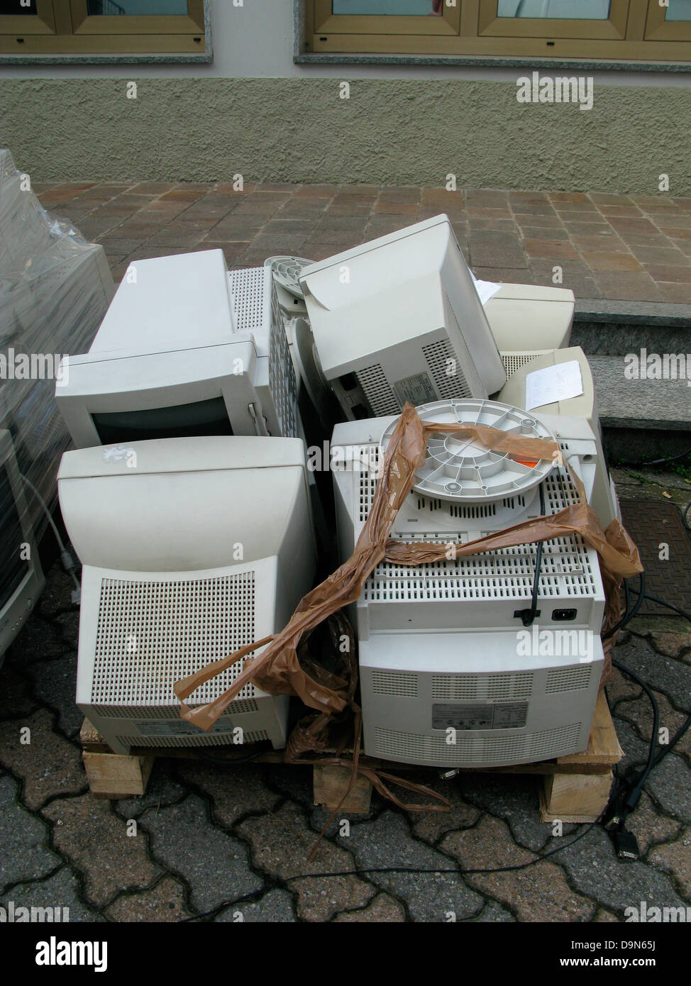 Recycling computers hi-res stock photography and images - Alamy