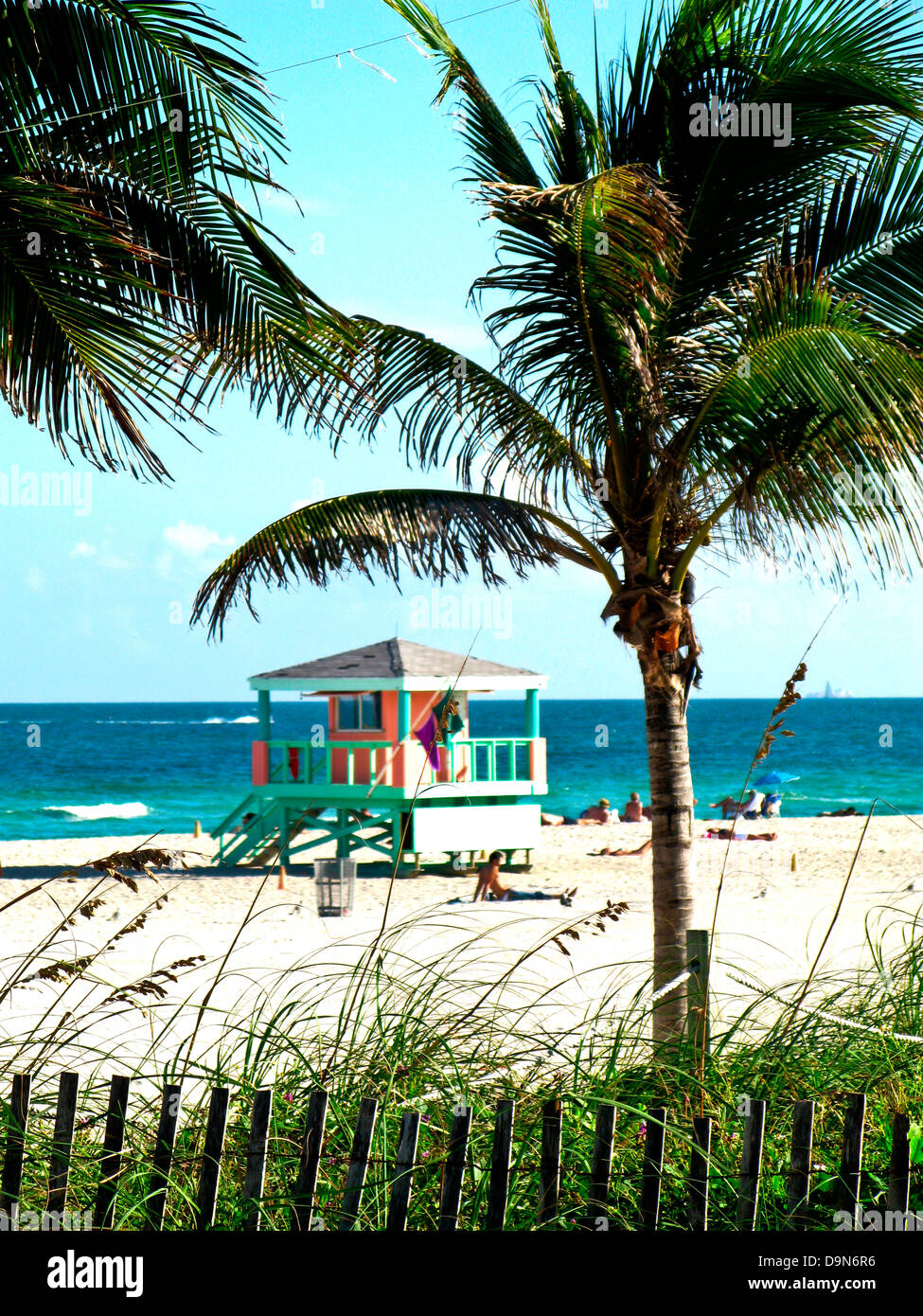 Miami beach lifeguard towers hi-res stock photography and images - Alamy