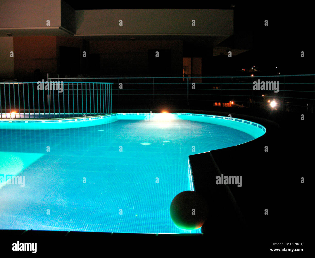 illuminated swimming pool Stock Photo - Alamy