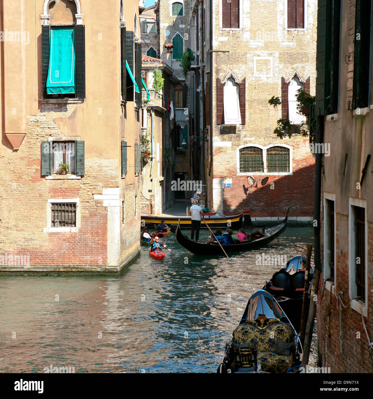 Gondola on canal hi-res stock photography and images - Alamy