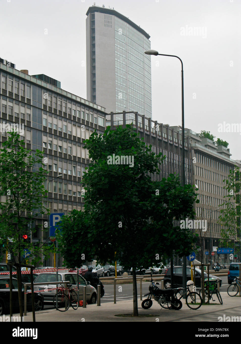 Pirelli skyscraper milan hi-res stock photography and images - Alamy