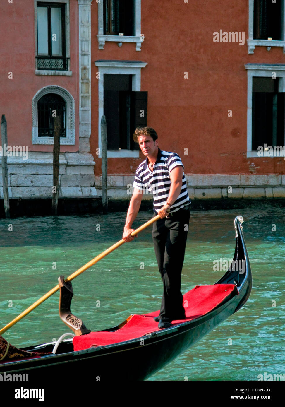 Gondolier and venice hi-res stock photography and images - Alamy