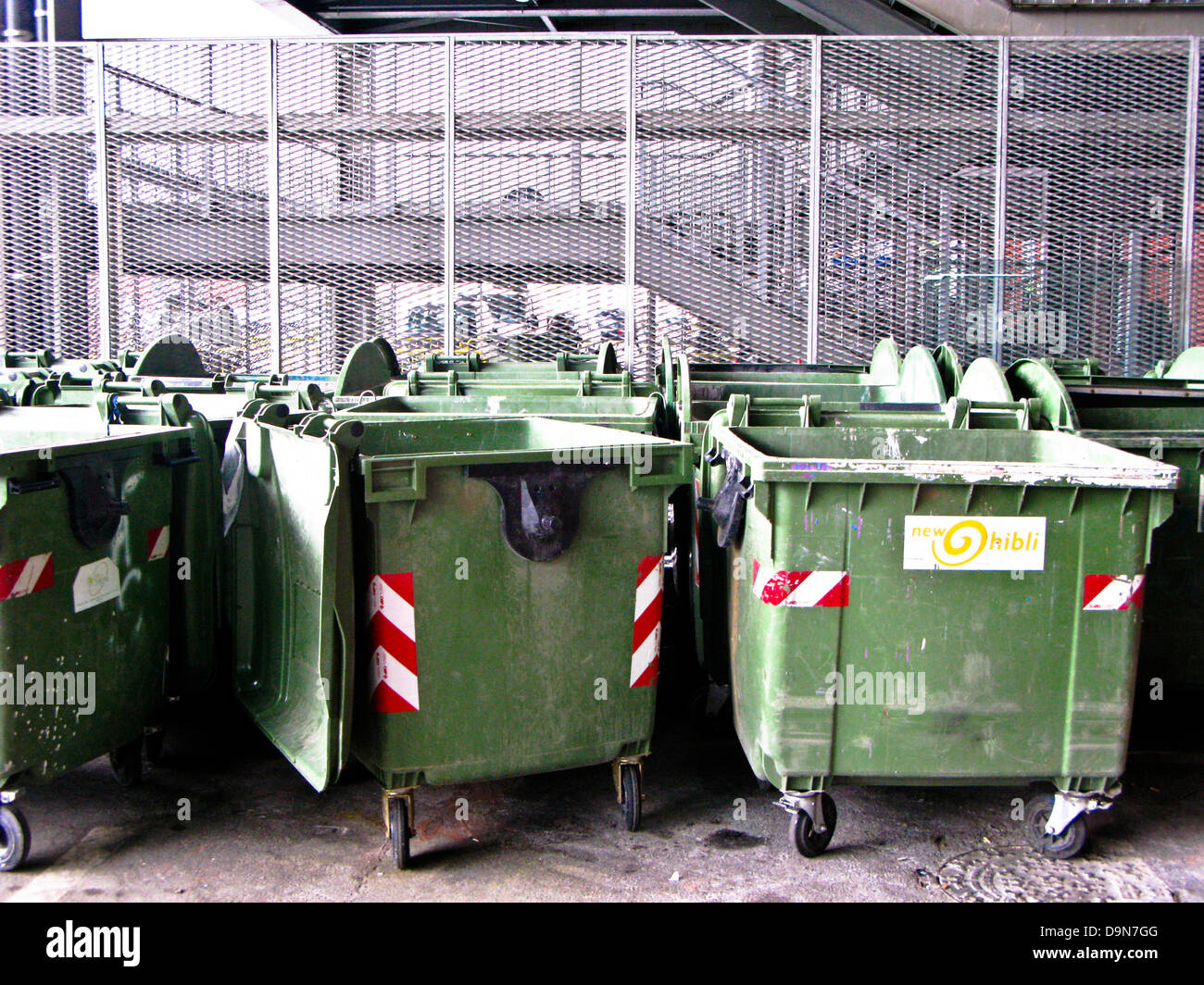 Empty dustbins hi-res stock photography and images - Alamy