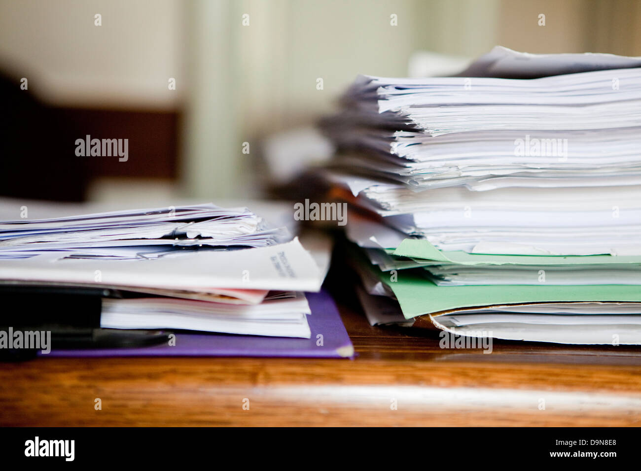 Office folder with documents hi-res stock photography and images - Alamy
