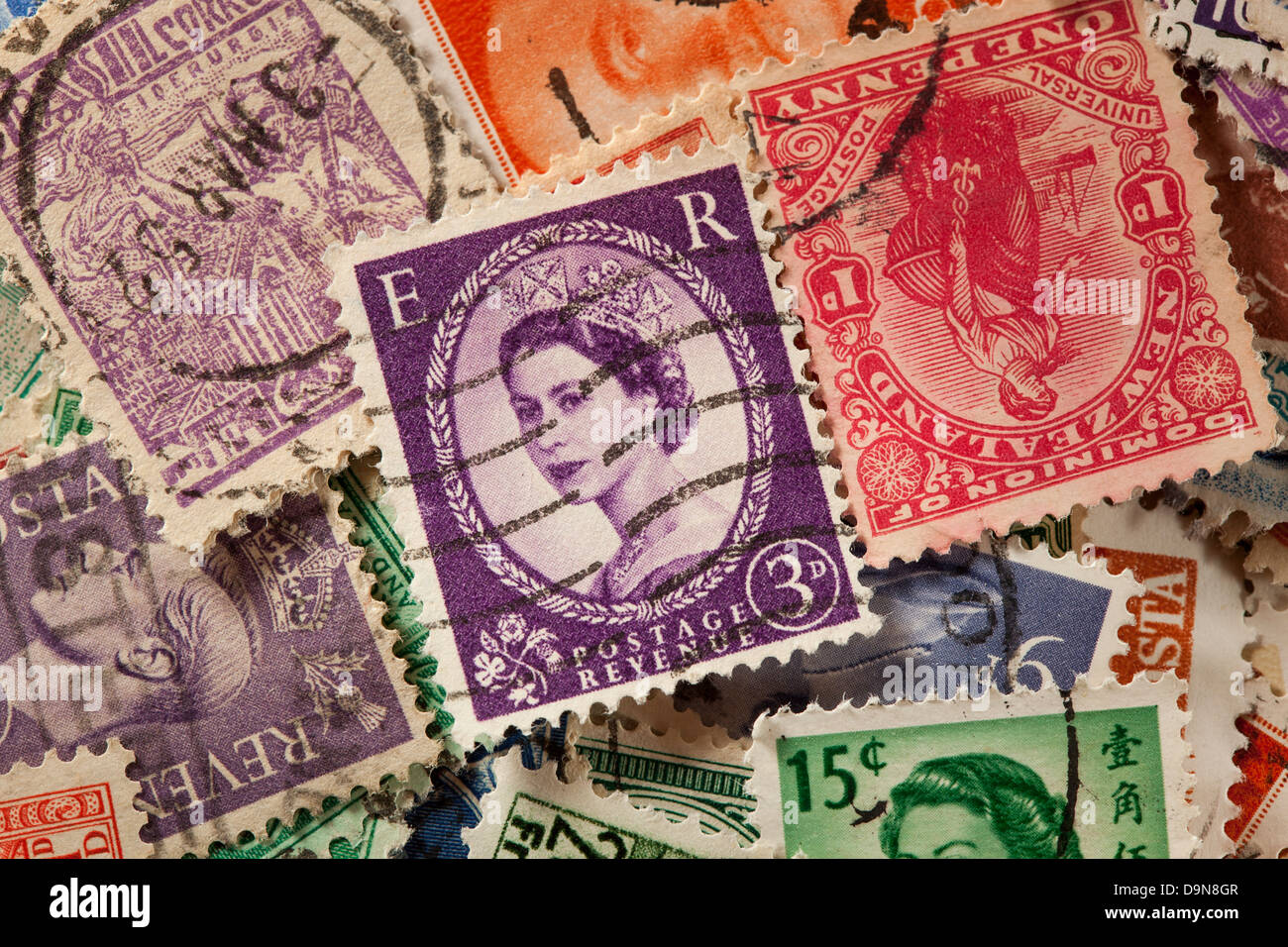 Used postage stamps hi-res stock photography and images - Alamy
