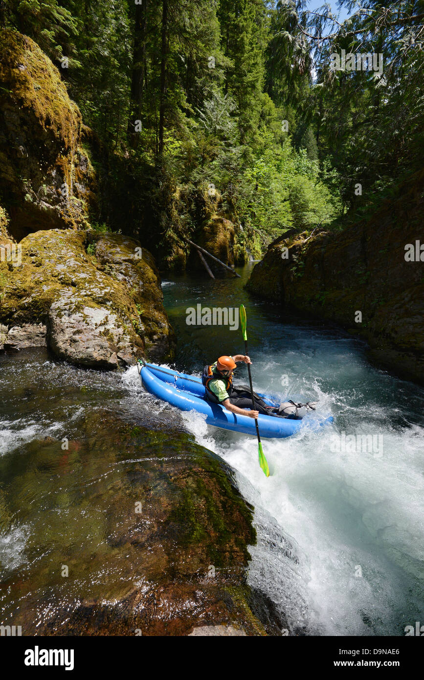 Blue inflatable boat hi-res stock photography and images - Alamy